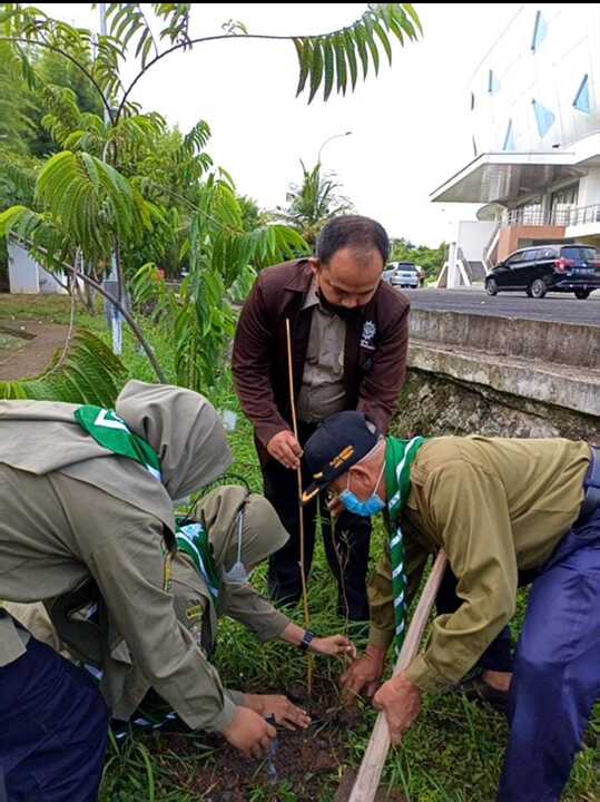 Cegah Perubahan Iklim, Hizbul Wathan Jawa Tengah Tanam Pohon Serentak di 103 Titik Wilayah ...